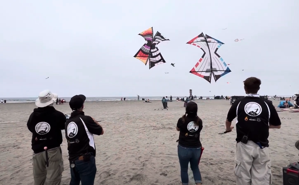 John Barresi | Kite Instruction, Performance, Team Building